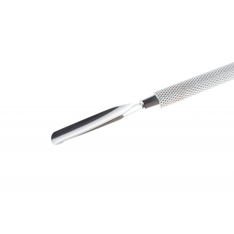 Pousse cuticule Professionnel pour ongles. Au prix de 16.50 CHF